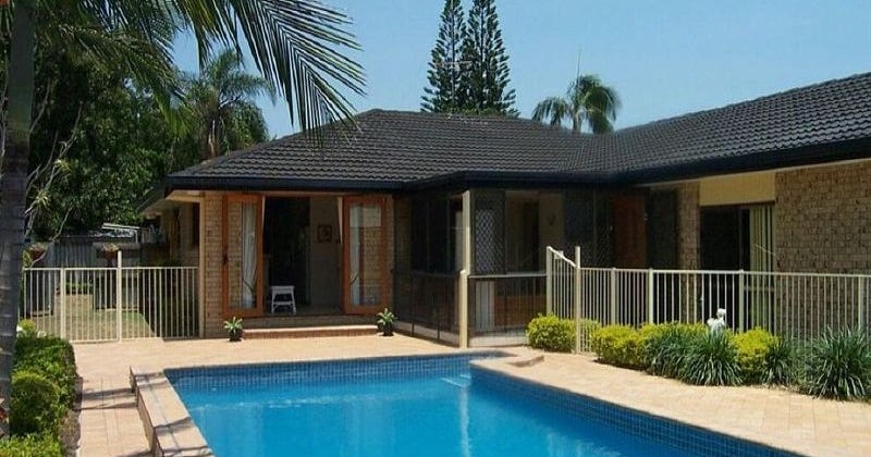 4 Gallileo Place, Mermaid Waters QLD 4218 - property.com.au