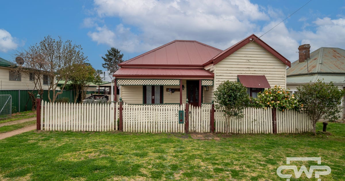2 Short Street, Glen Innes NSW 2370 - property.com.au