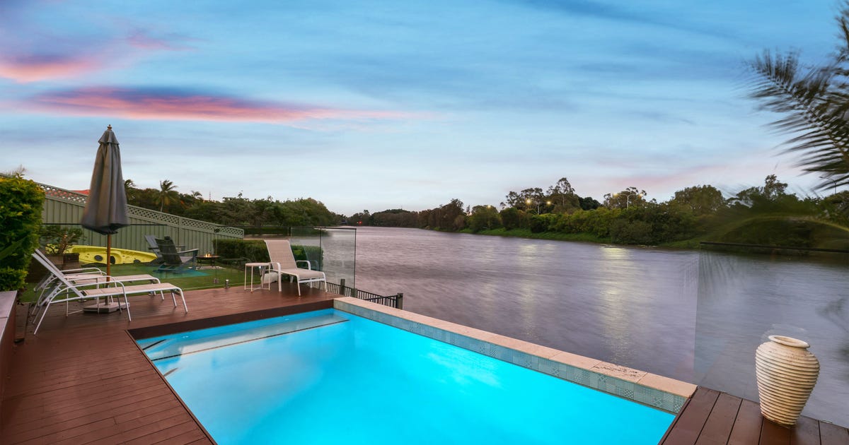 10 Emerton Cres, Robina QLD 4226 - property.com.au