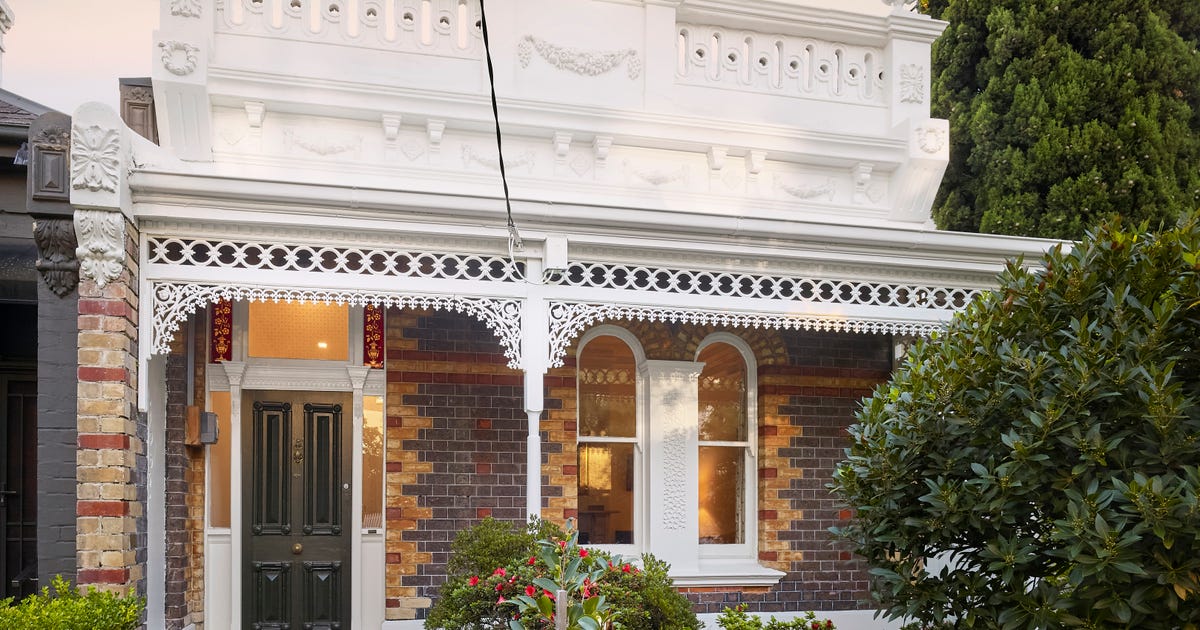 69 Mathoura Road, Toorak VIC 3142 - property.com.au