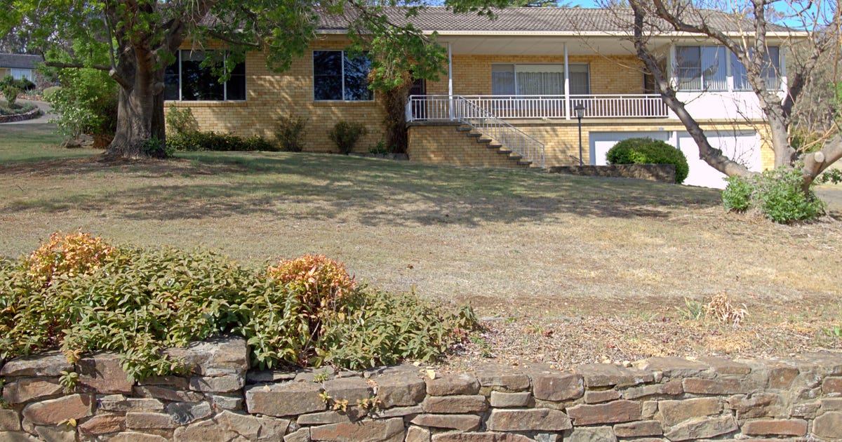 216E Fitzroy Street, Walcha NSW 2354 - property.com.au
