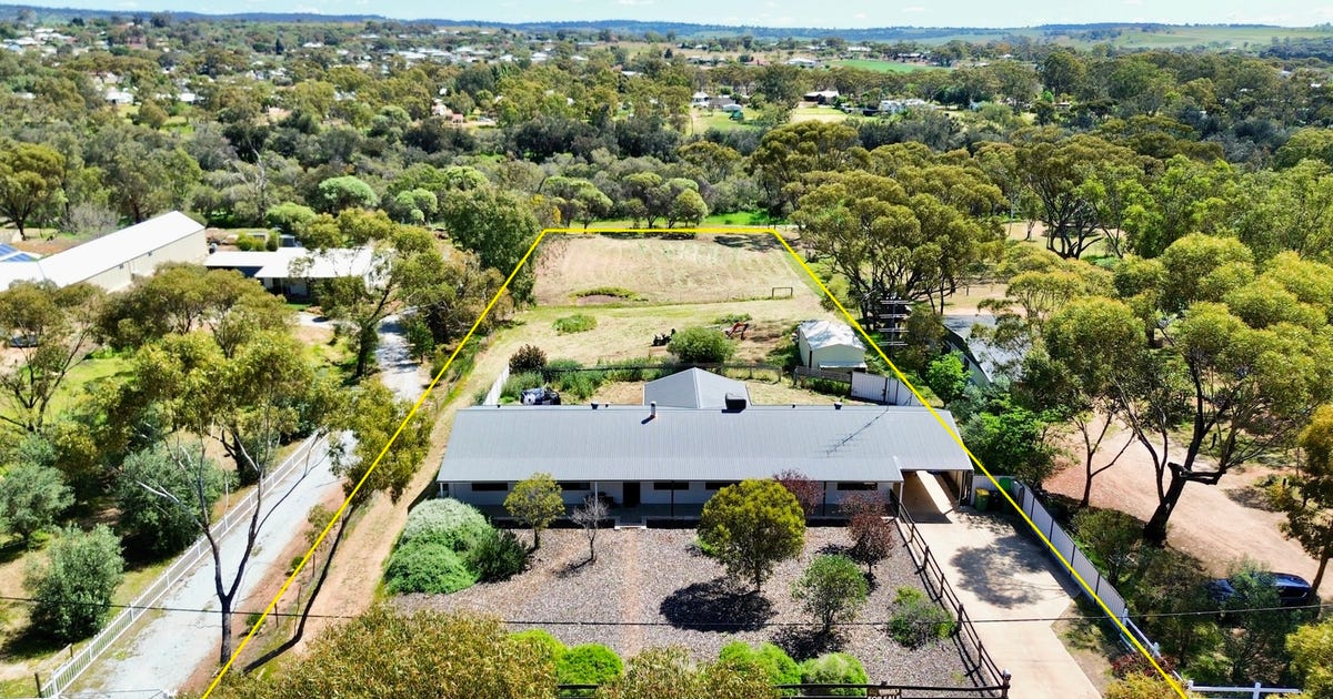 69 Newcastle Street, York WA 6302 - property.com.au