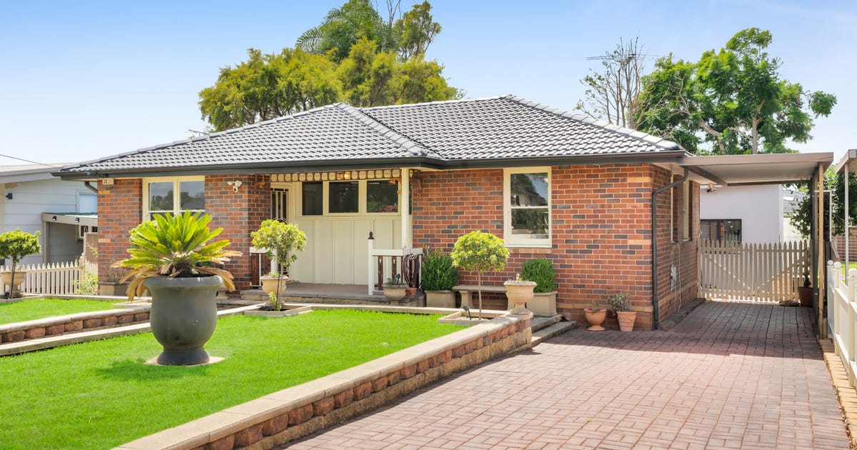 106 Angle Road S, Leumeah NSW 2560 - property.com.au