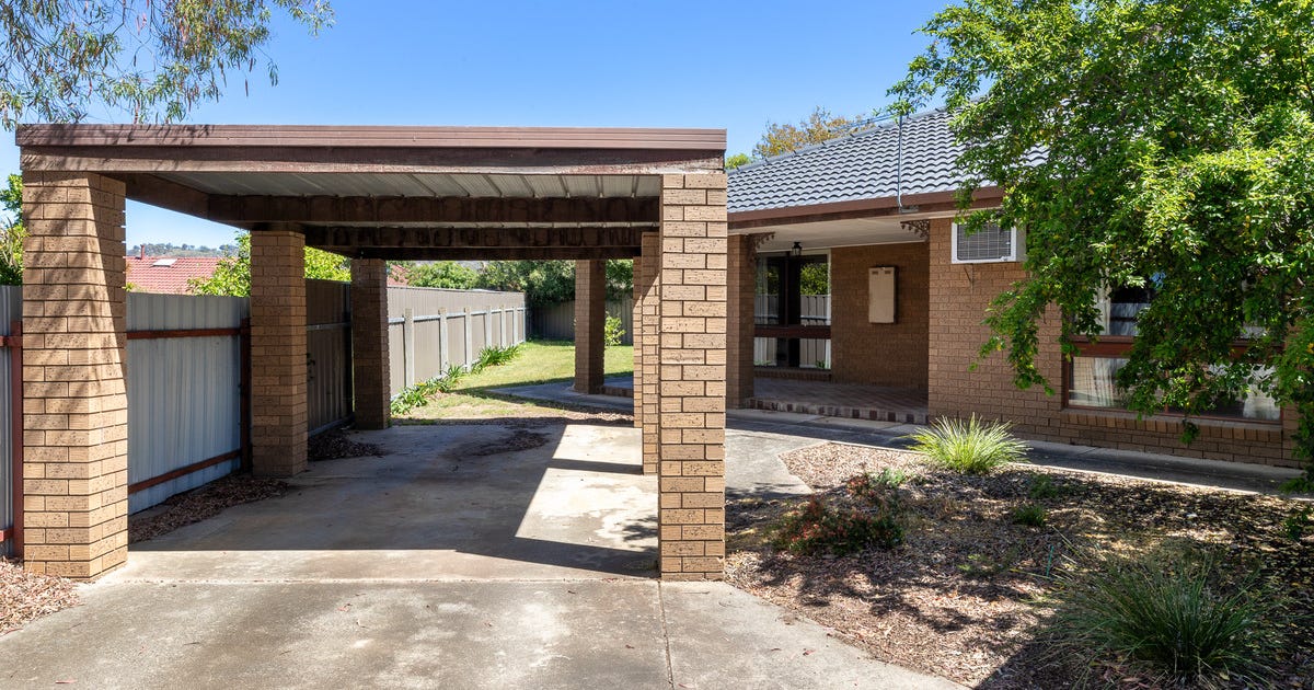 2/1 Robert Cres, West Wodonga VIC 3690 - property.com.au