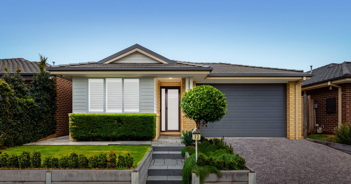12 Azolla Avenue, Werribee VIC 3030 - property.com.au