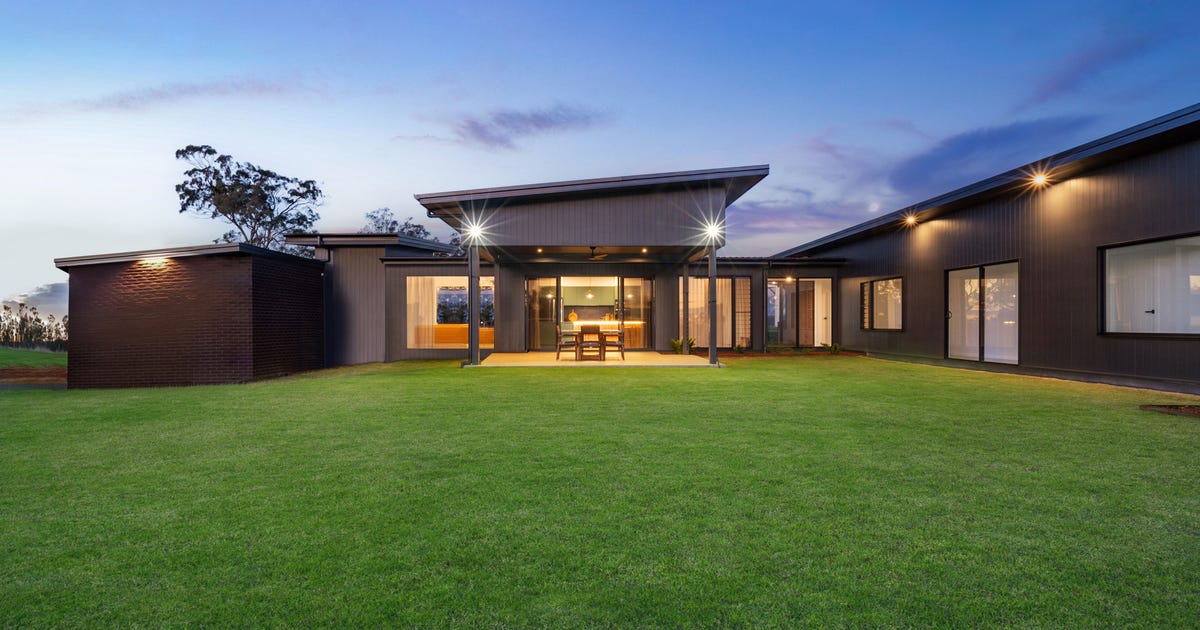 6 Ridgeview Court, Mount Rascal QLD 4350 - property.com.au