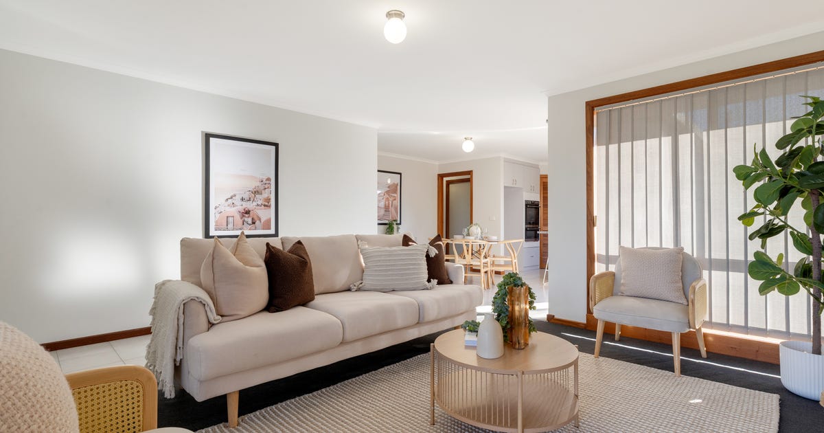 26 Woking Street, Craigieburn VIC 3064 - property.com.au