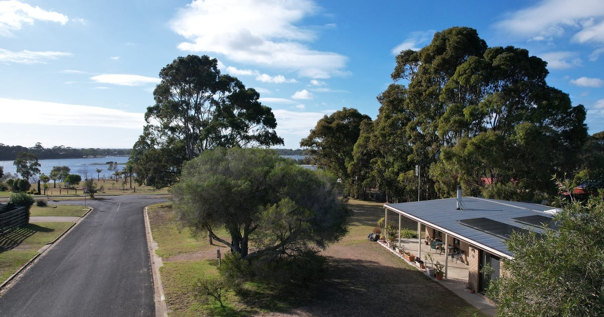 16 Bayside Avenue, Newlands Arm VIC 3875 - property.com.au