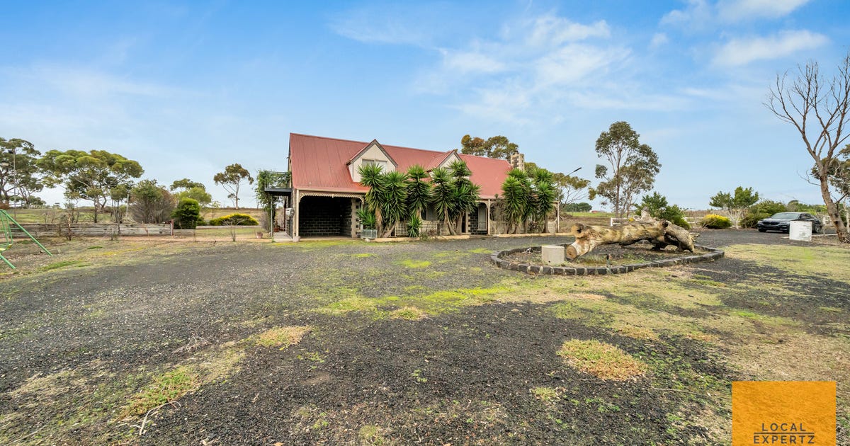 2 Shamrock Place, Melton West VIC 3337 - property.com.au
