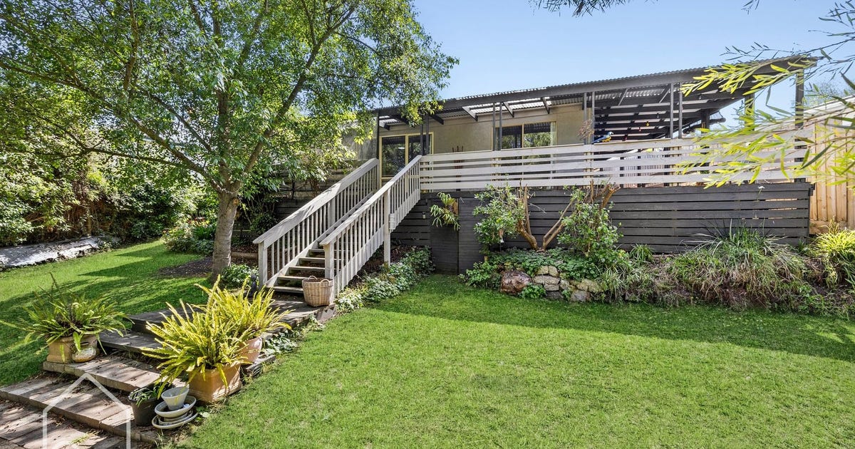 8 Dederang Avenue, Clifton Springs VIC 3222 - property.com.au