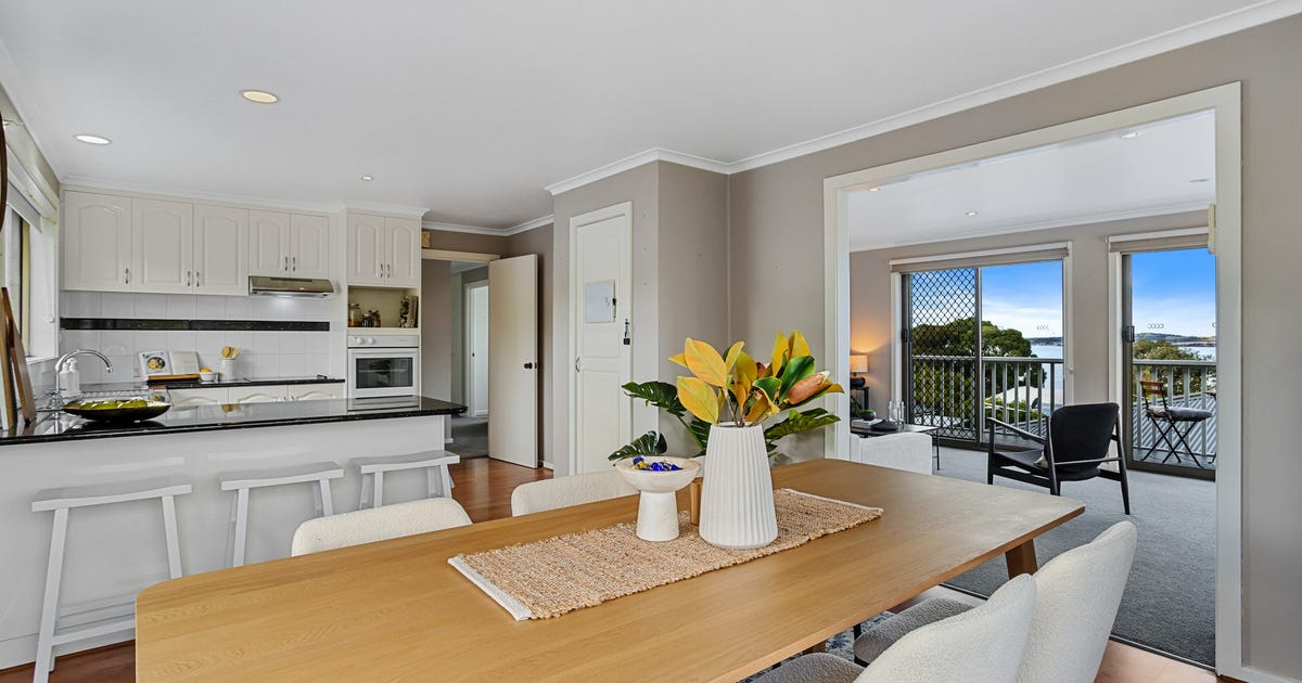 22 Gourlay Street, Blackmans Bay TAS 7052 - property.com.au