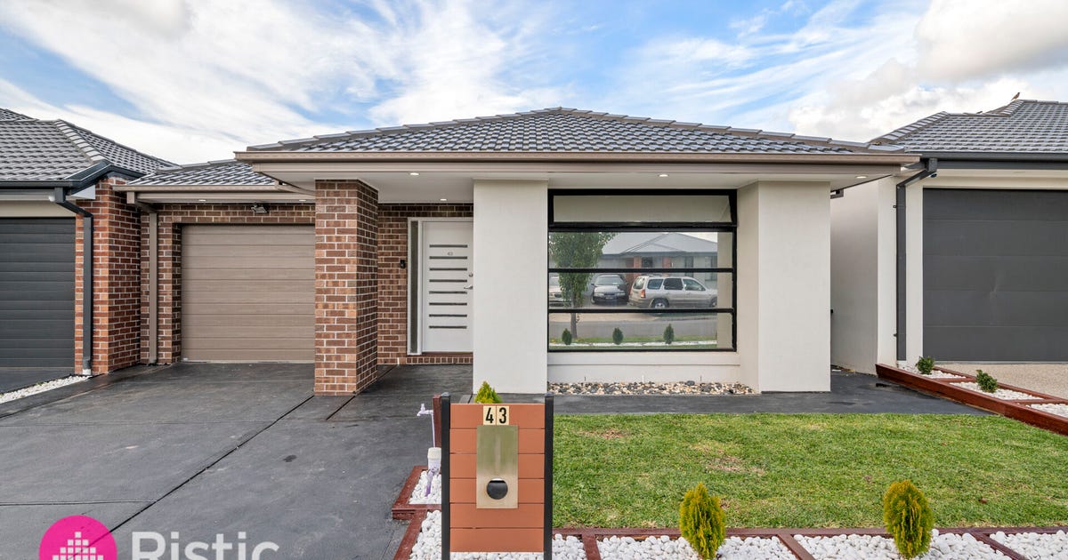 43 Upthorpe Way, Mickleham VIC 3064 - property.com.au