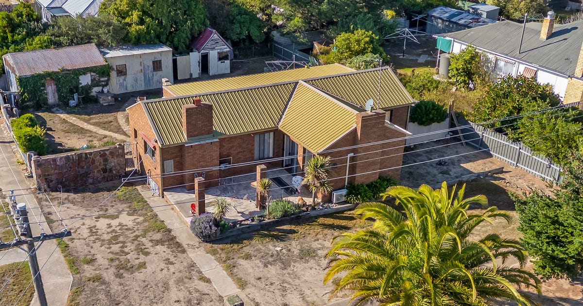 21 Coad Street, Ararat VIC 3377 - property.com.au