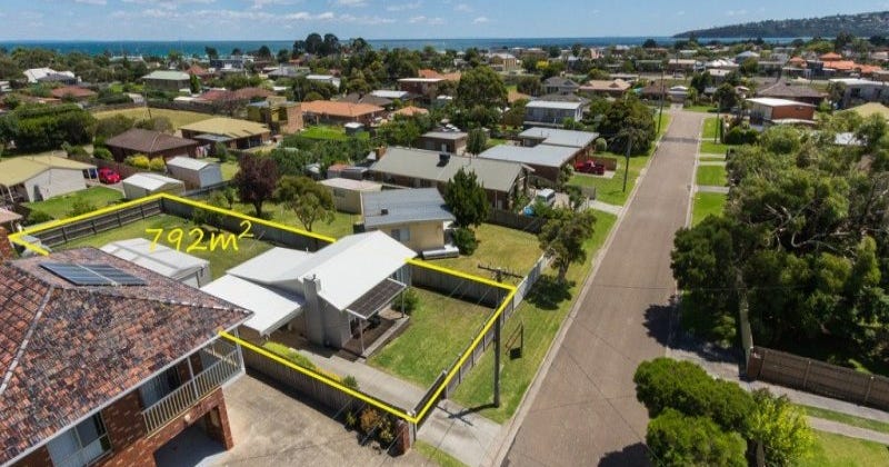 12 Beachurst Avenue, Dromana VIC 3936 - property.com.au