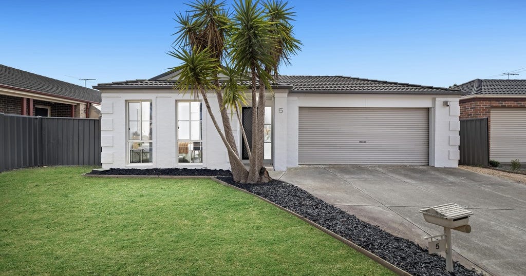5 Darling Place, Manor Lakes VIC 3024 - property.com.au