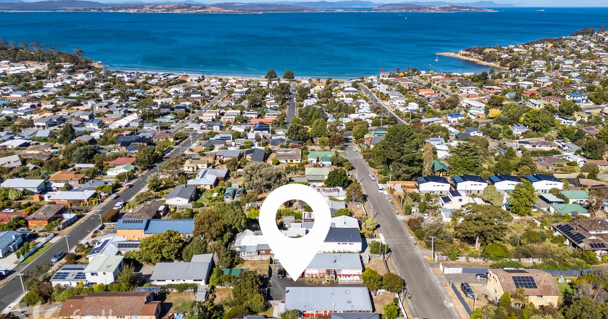 2/16 Gourlay Street, Blackmans Bay TAS 7052 - property.com.au