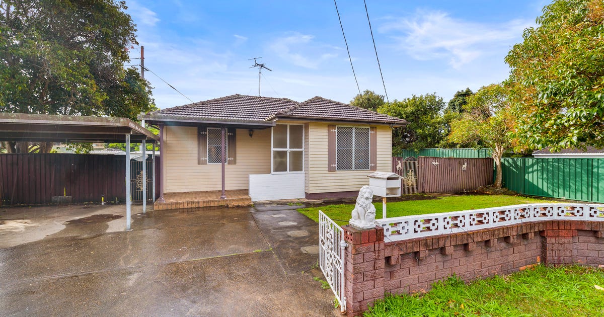 4 Pambula Avenue, Revesby NSW 2212 - property.com.au