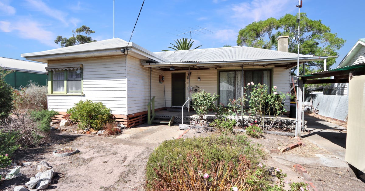 17 Barrack Street, Goroke VIC 3412 - property.com.au