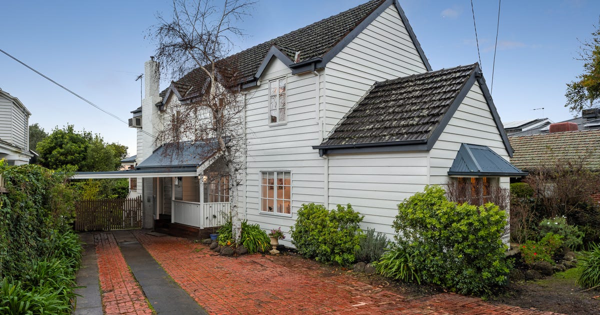 16 Moore Street, Box Hill South VIC 3128 - property.com.au