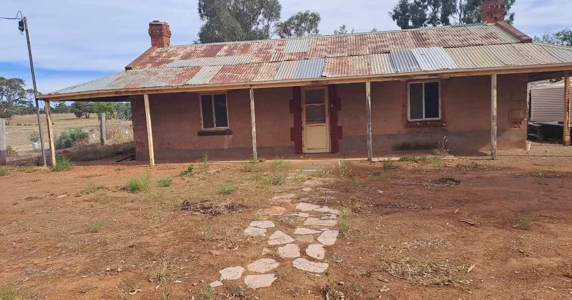 8 Julia Street, Hallett SA 5419 - property.com.au