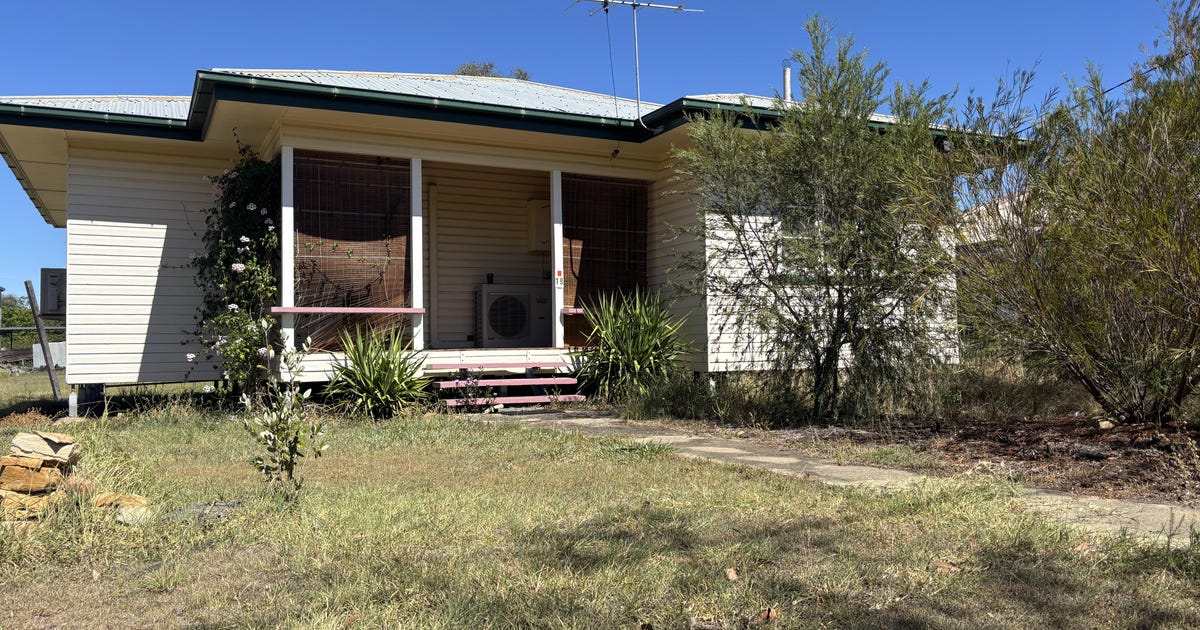 15 Hutton Street, Injune QLD 4454 - property.com.au