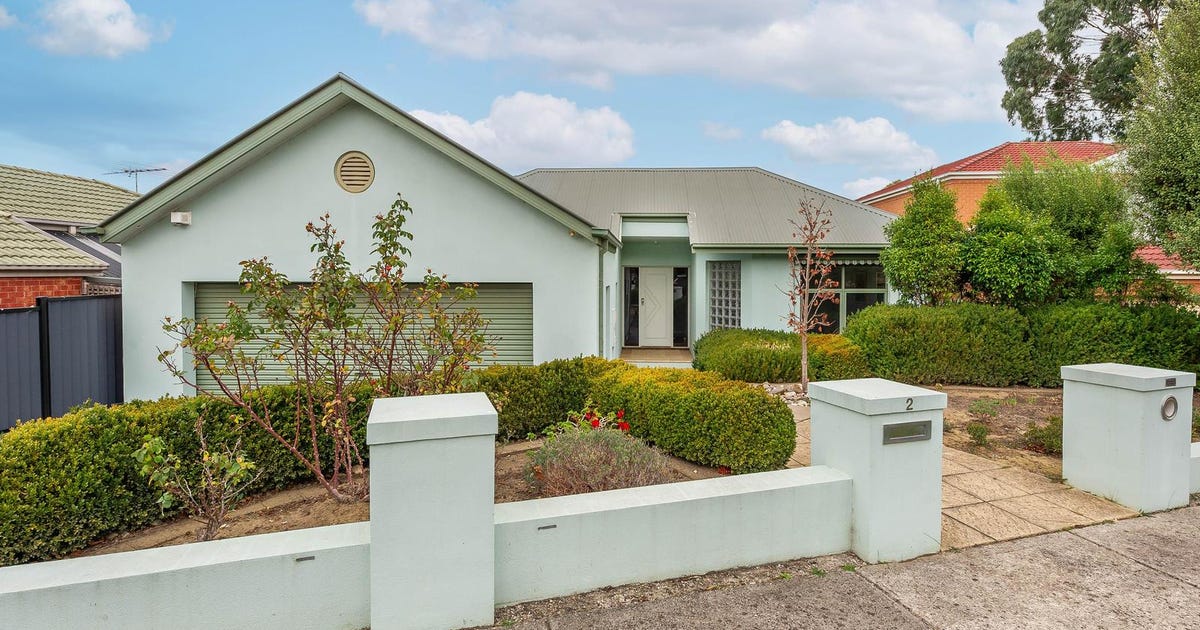 2 Peppermint Walk, South Morang VIC 3752 - property.com.au