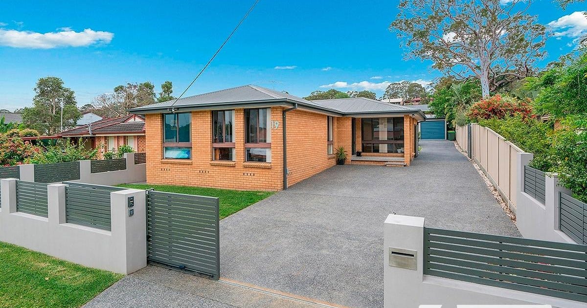 19 Alkrington Avenue, Fishing Point NSW 2283 - property.com.au