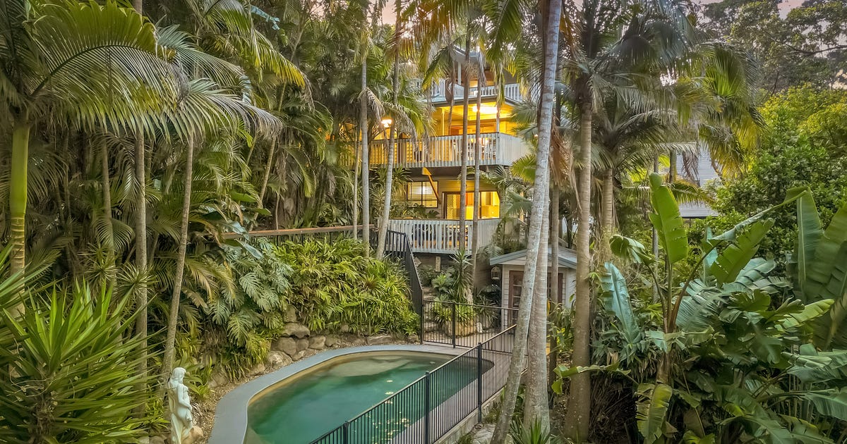 11 Solander Road, Avoca Beach NSW 2251 - property.com.au