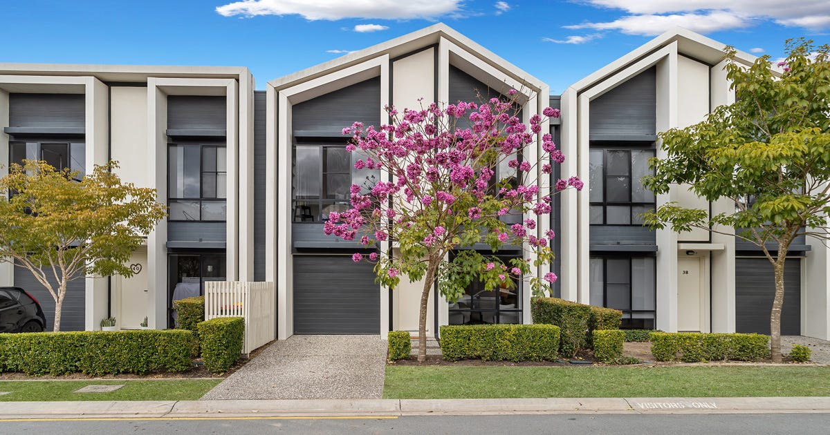 39/1 Residences Circuit, Pimpama QLD 4209 - property.com.au