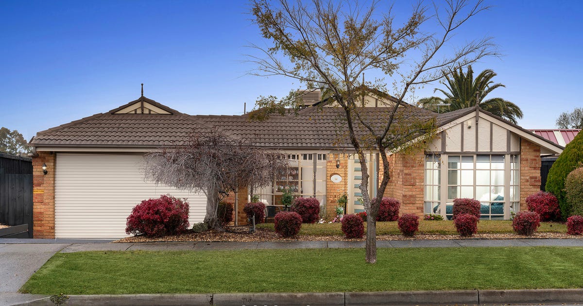 124 Telford Drive, Berwick VIC 3806 - property.com.au