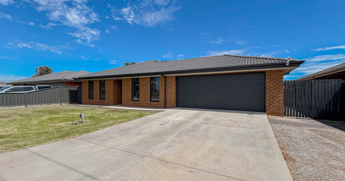 18 Richardson Street, Kerang VIC 3579 - property.com.au