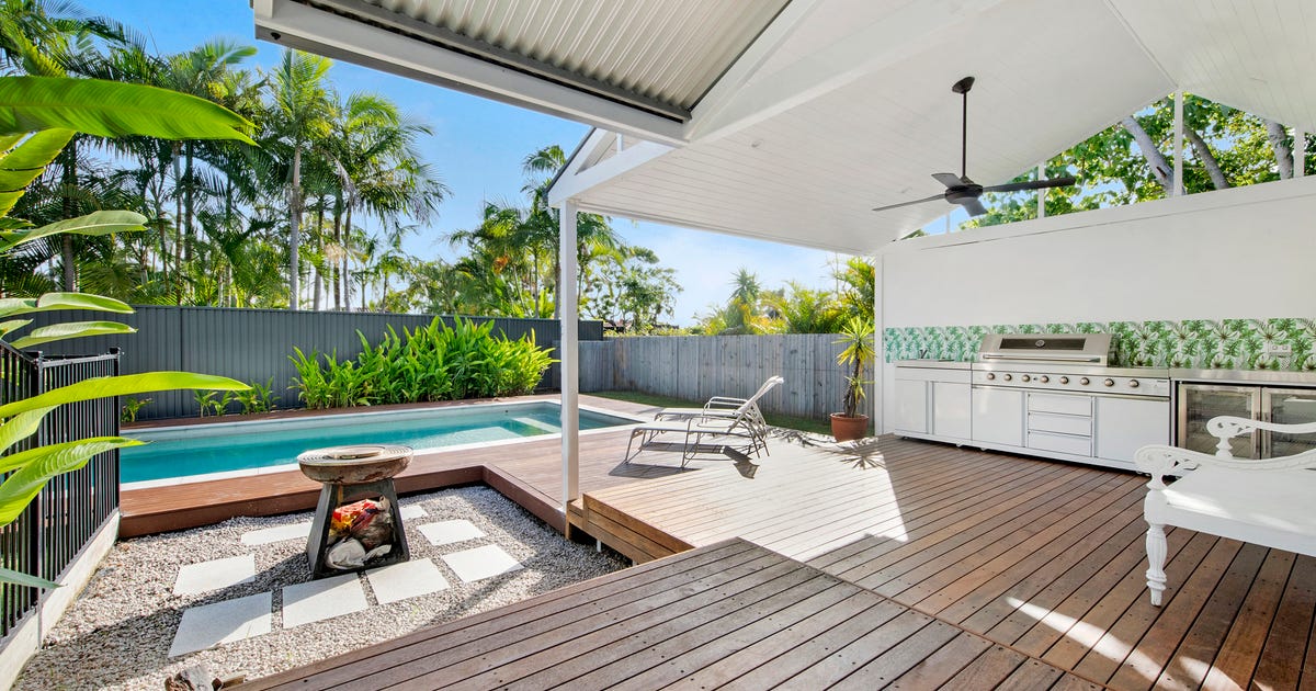 19 Dunbarton Avenue, Bundall QLD 4217 - property.com.au