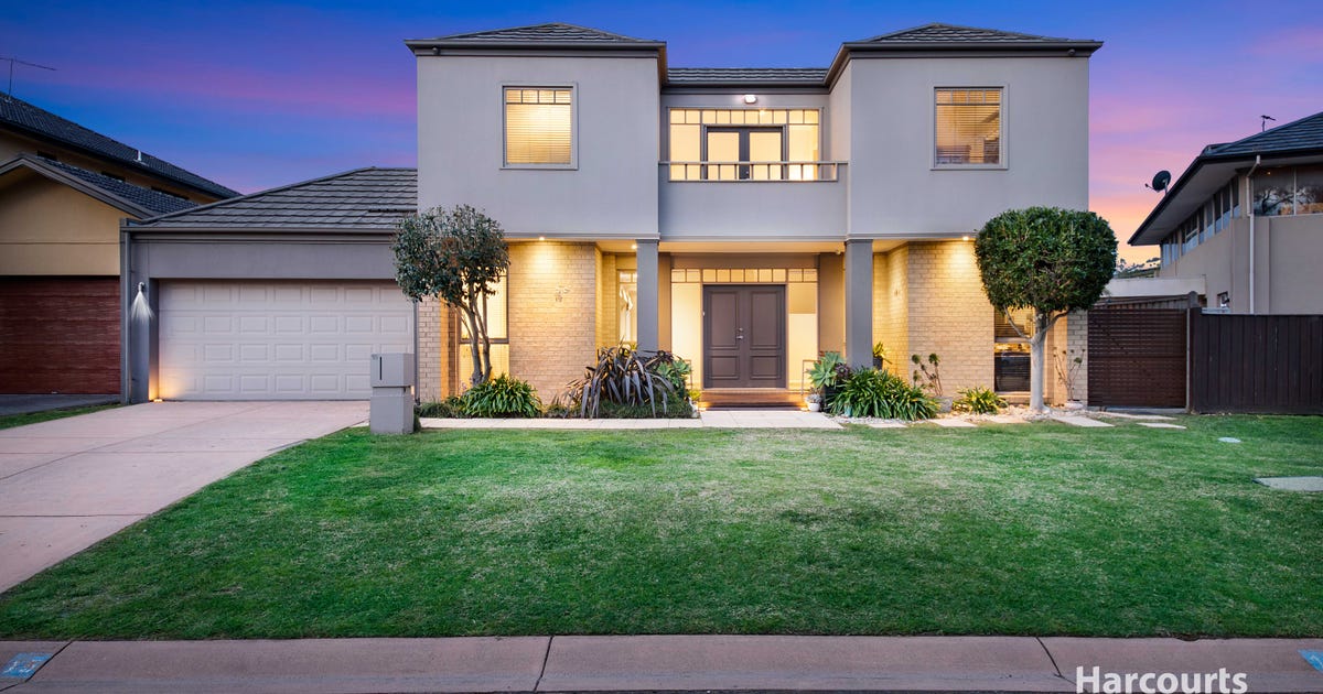 15 Gallery Place, Point Cook VIC 3030 - property.com.au