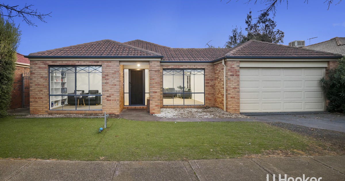 15 Dorrington Street, Point Cook VIC 3030 - property.com.au