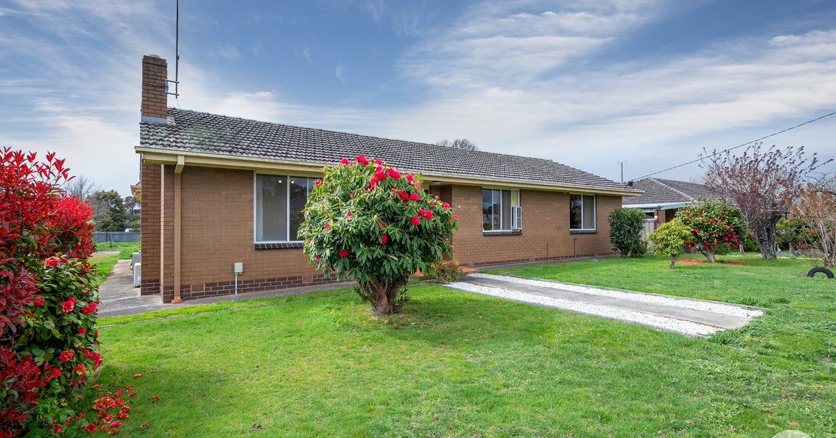 25 Semmens Avenue, Creswick VIC 3363 - property.com.au