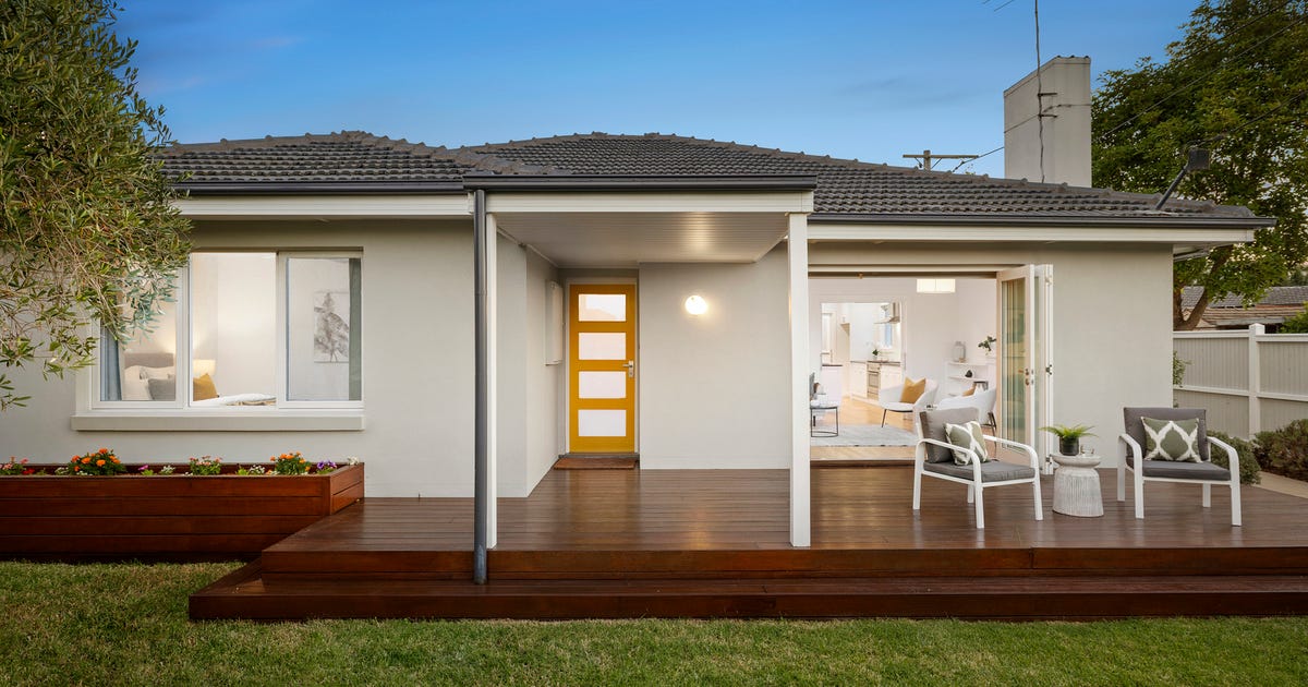 10 Allnutt Street, Bentleigh VIC 3204 - property.com.au