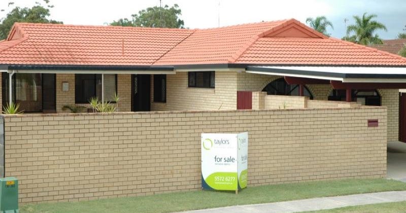 3 Bowline Road, Mermaid Waters QLD 4218 - property.com.au