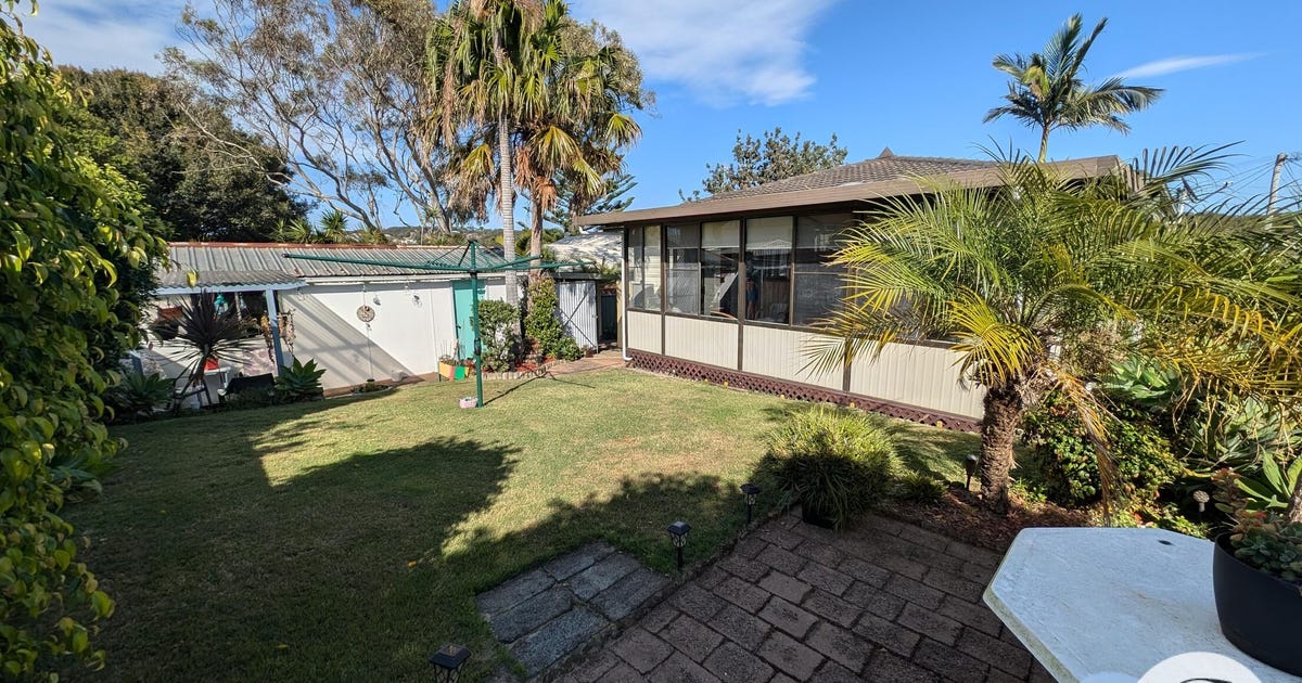 15 Alexander Avenue, Caves Beach NSW 2281 - property.com.au