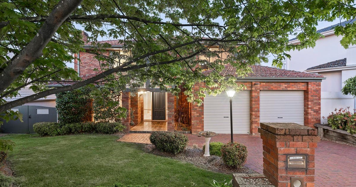 33 Tidcombe Cres, Doncaster East VIC 3109 - property.com.au