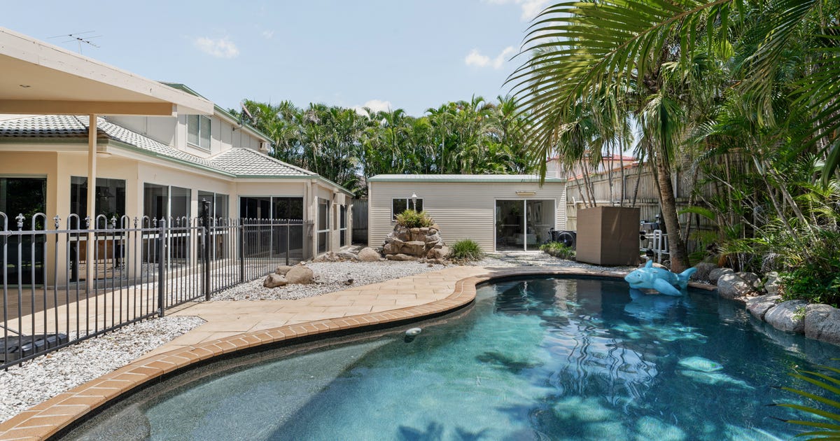 64 Oakley Street, Carindale QLD 4152 - property.com.au