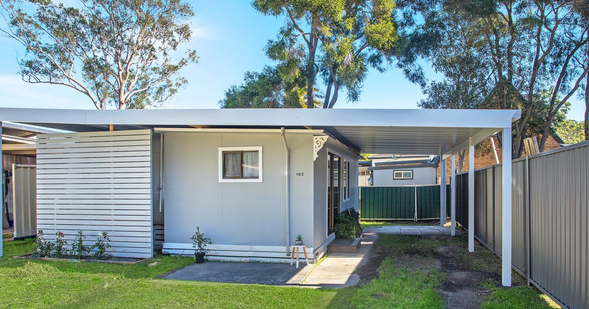 162/28 Monterey Avenue, Mannering Park NSW 2259 - property.com.au