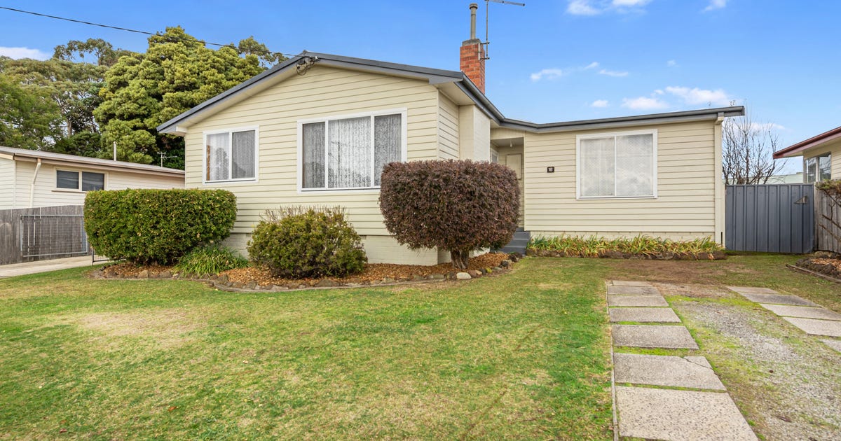 18 Smith Street, Ulverstone TAS 7315 - property.com.au