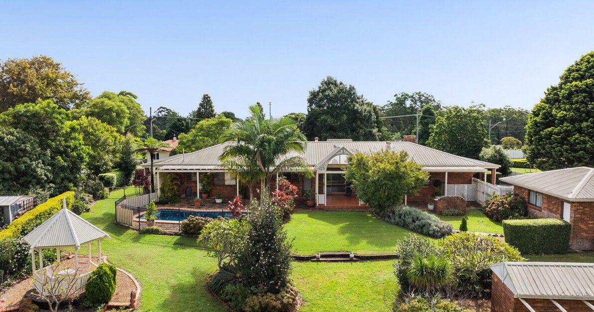 4 Golf Course Drive, Middle Ridge QLD 4350 - property.com.au