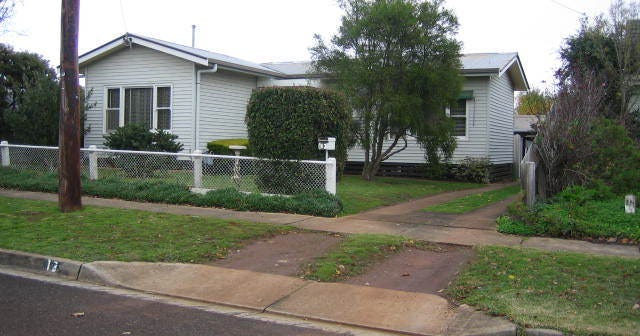 13 Roberts Street, Hamilton VIC 3300 - property.com.au