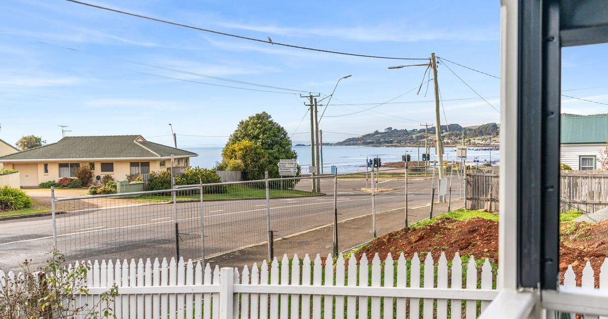 22 Main Road, Penguin TAS 7316 - property.com.au