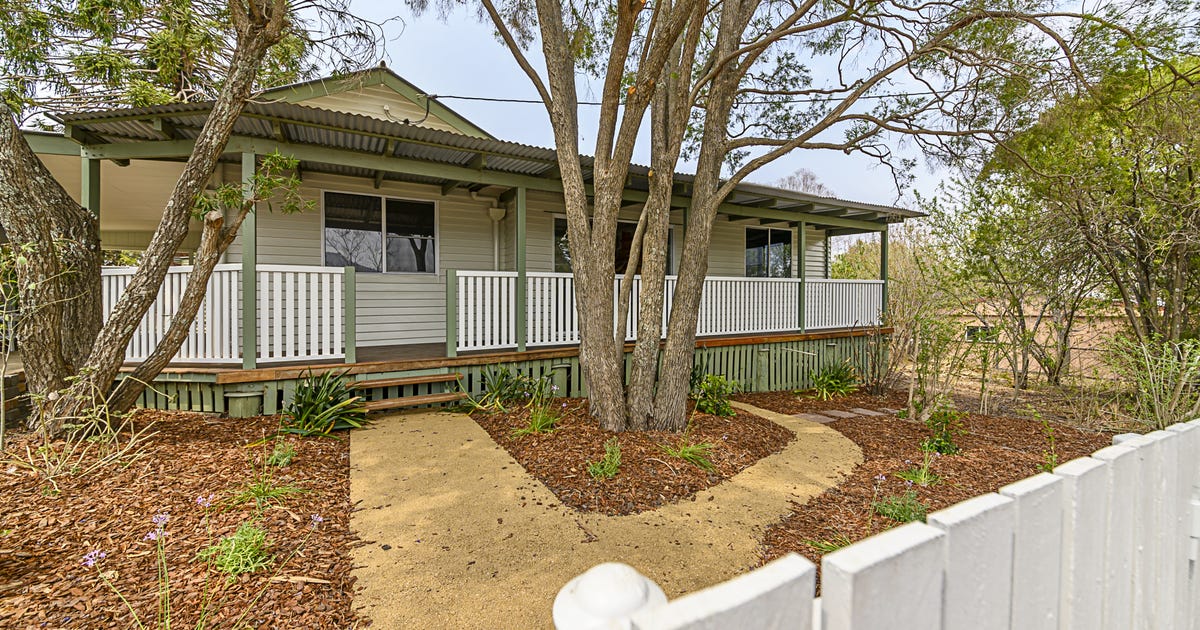 10 Iris Street, Emu Vale QLD 4371 - property.com.au