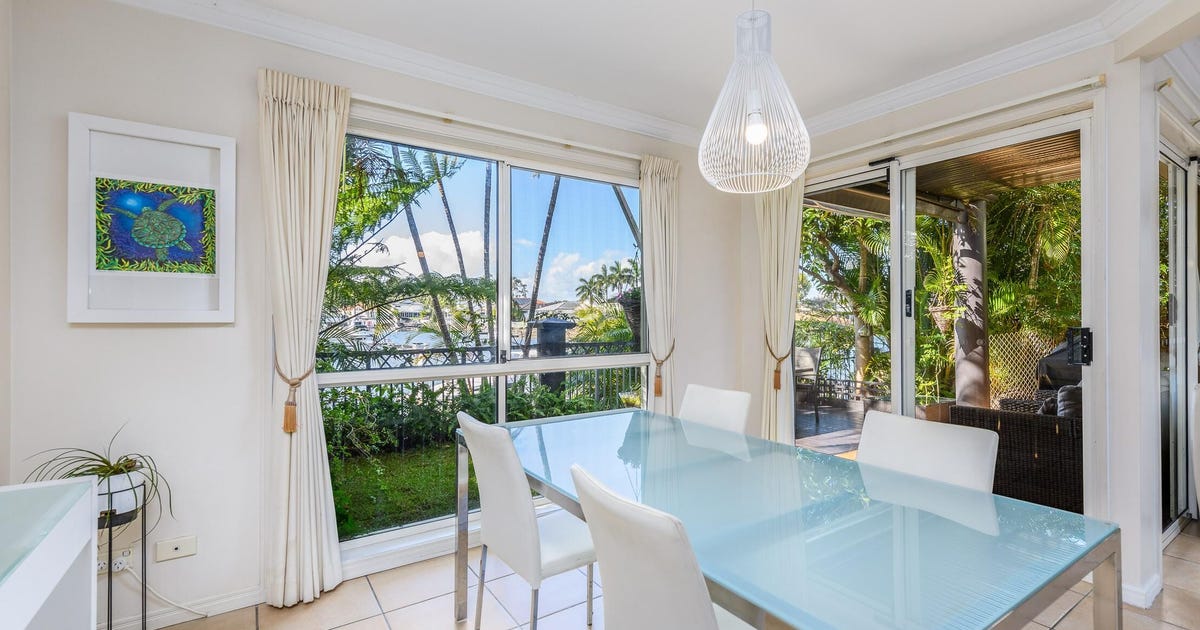 17/82-86 Limetree Parade, Runaway Bay QLD 4216 - property.com.au