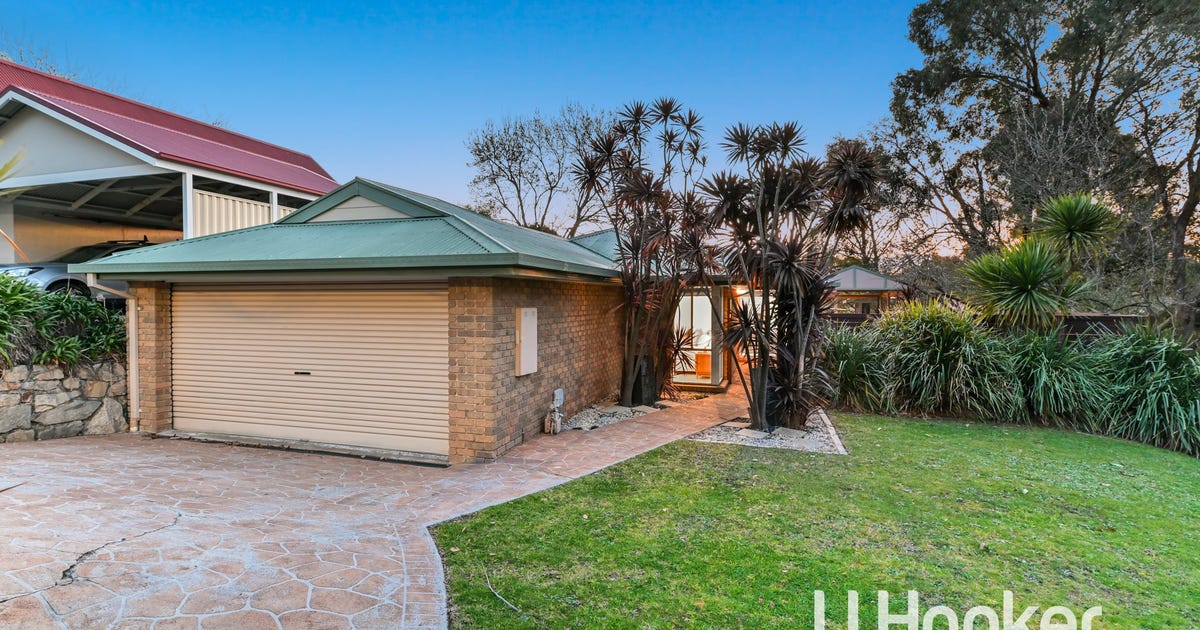 10 Pinewood Cres, Berwick VIC 3806 - property.com.au