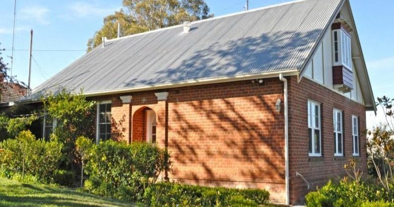 9 Clements Street, Bathurst NSW 2795 - property.com.au