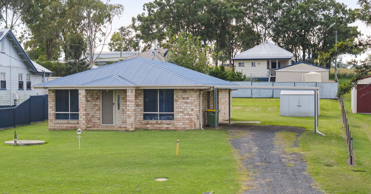 112 Mocatta Street, Goombungee QLD 4354 - property.com.au